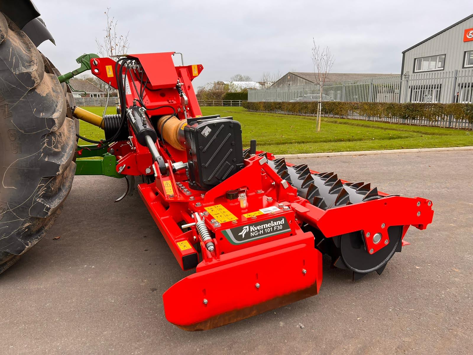 KVERNELAND NGH 401 4m HYD FOLDING POWER HARROW Online Shop | Irelands Group
