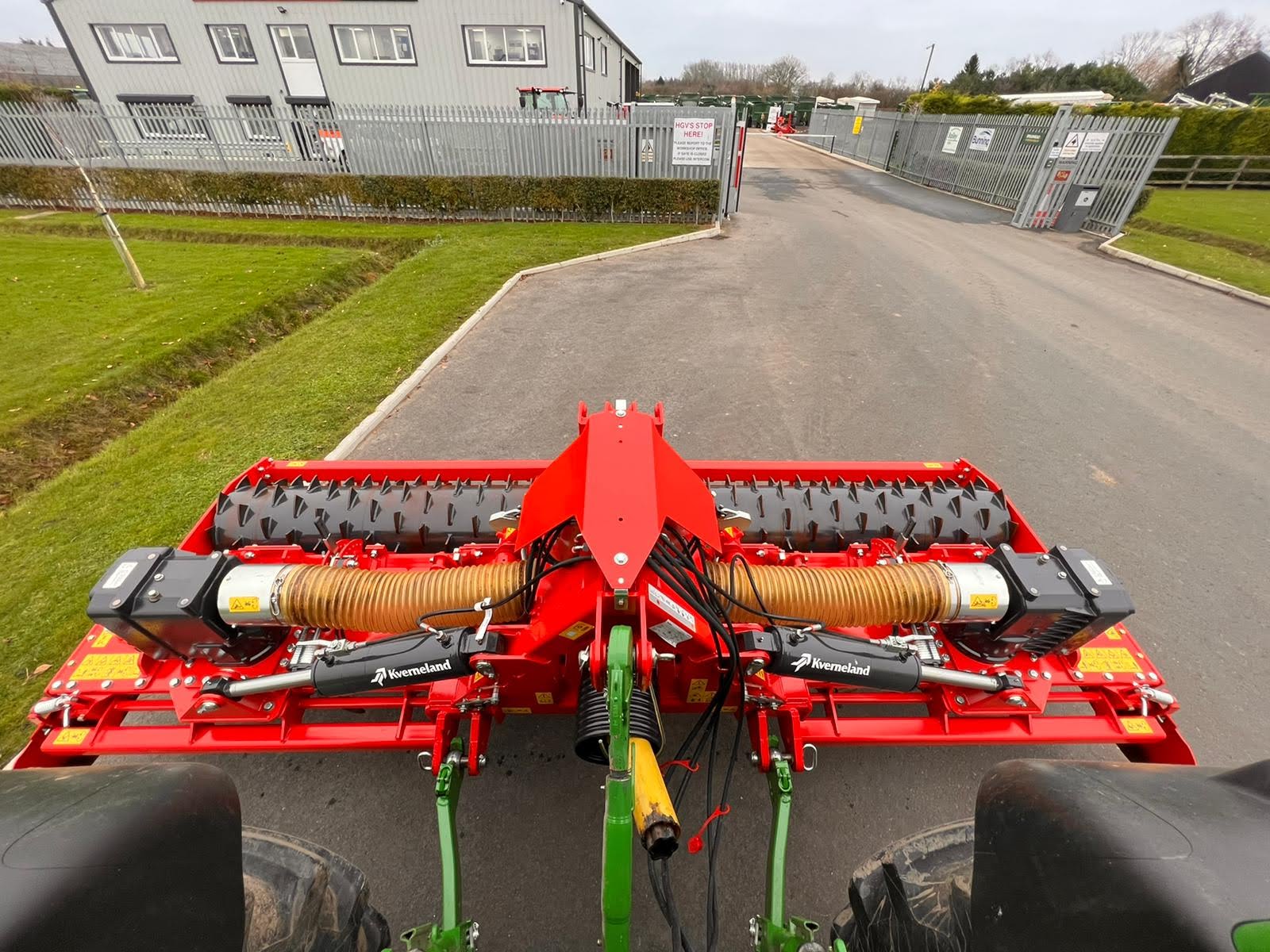 KVERNELAND NGH 401 4m HYD FOLDING POWER HARROW Online Shop | Irelands Group