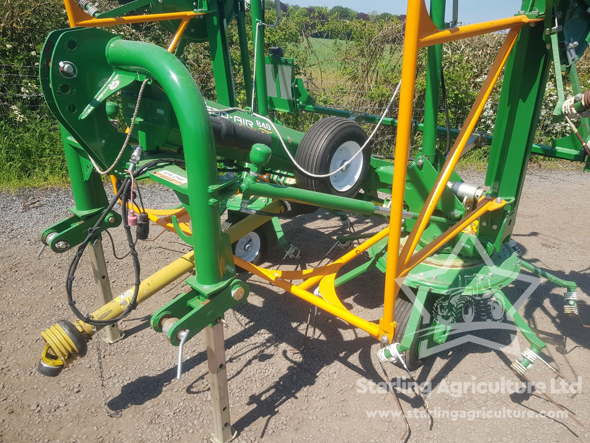 Malone Ted-Air 840 Tedder